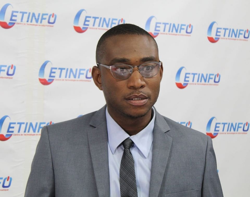 Le Journaliste de Radio Signal Fm, Nikson Athis